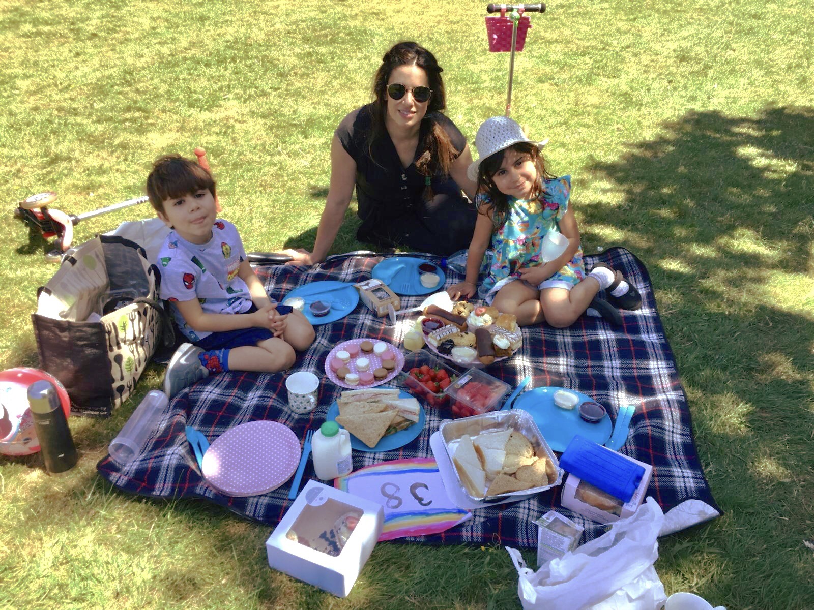 Picnic (1) – Holly Park Primary School